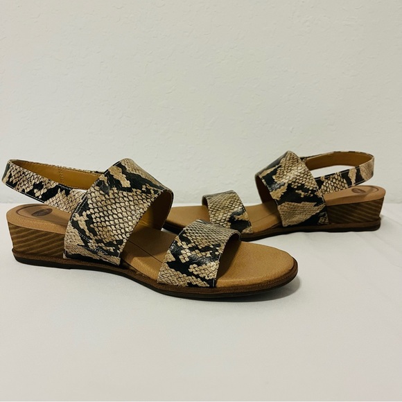 Dr. Scholl's | Shoes | Dr Scholls Freeform Womens Slingback Wedge ...